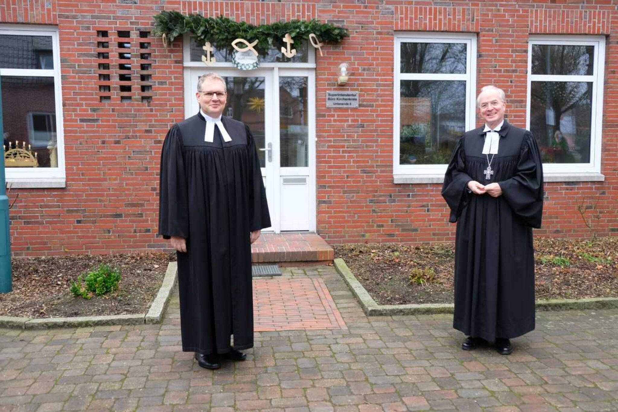 Regionalbischof Klahr führt Thomas Kersten als Superintendenten des ...