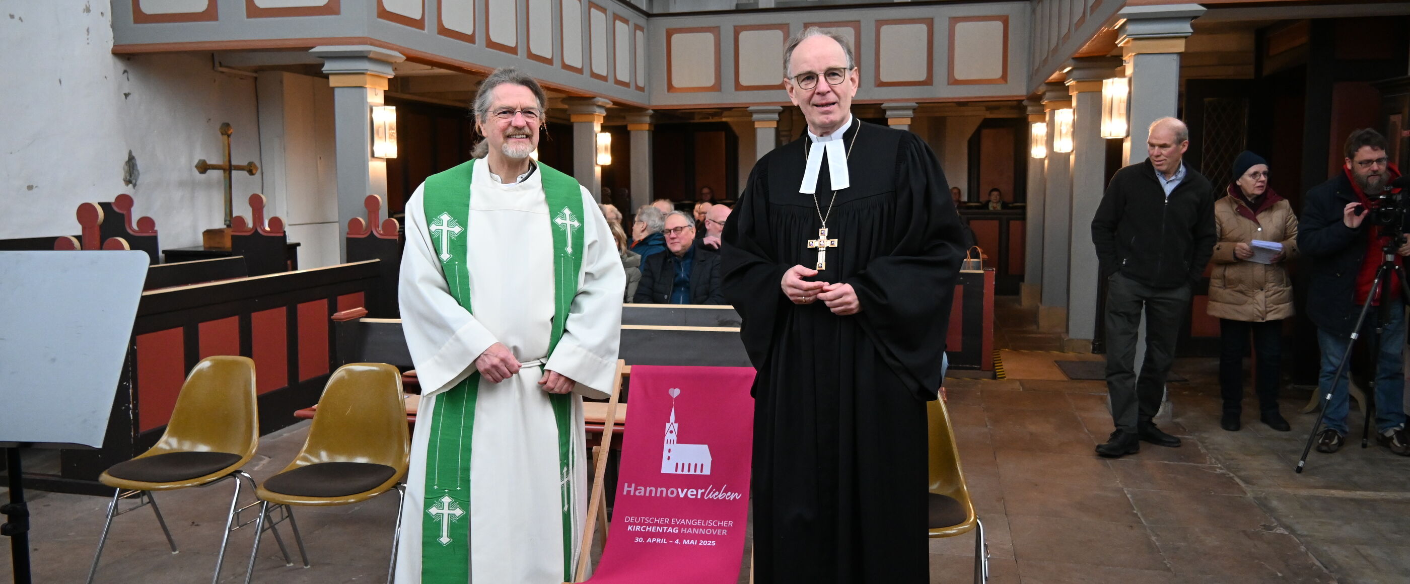 Seid mutig und stark: Landesbischof predigt zum Kirchentagssonntag in ...